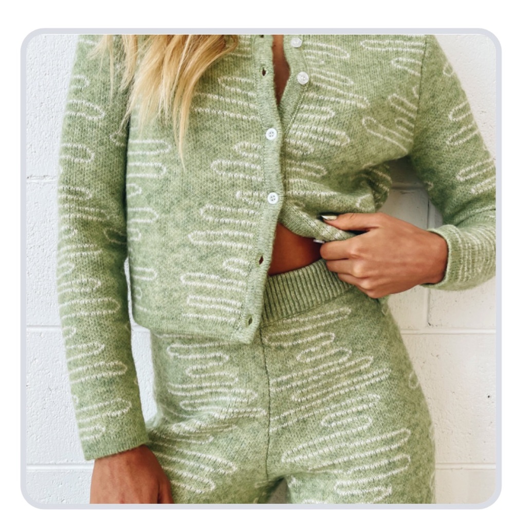 Vrg Grl (Verge Girl) Green Knit Pattern Cardigan - Gem